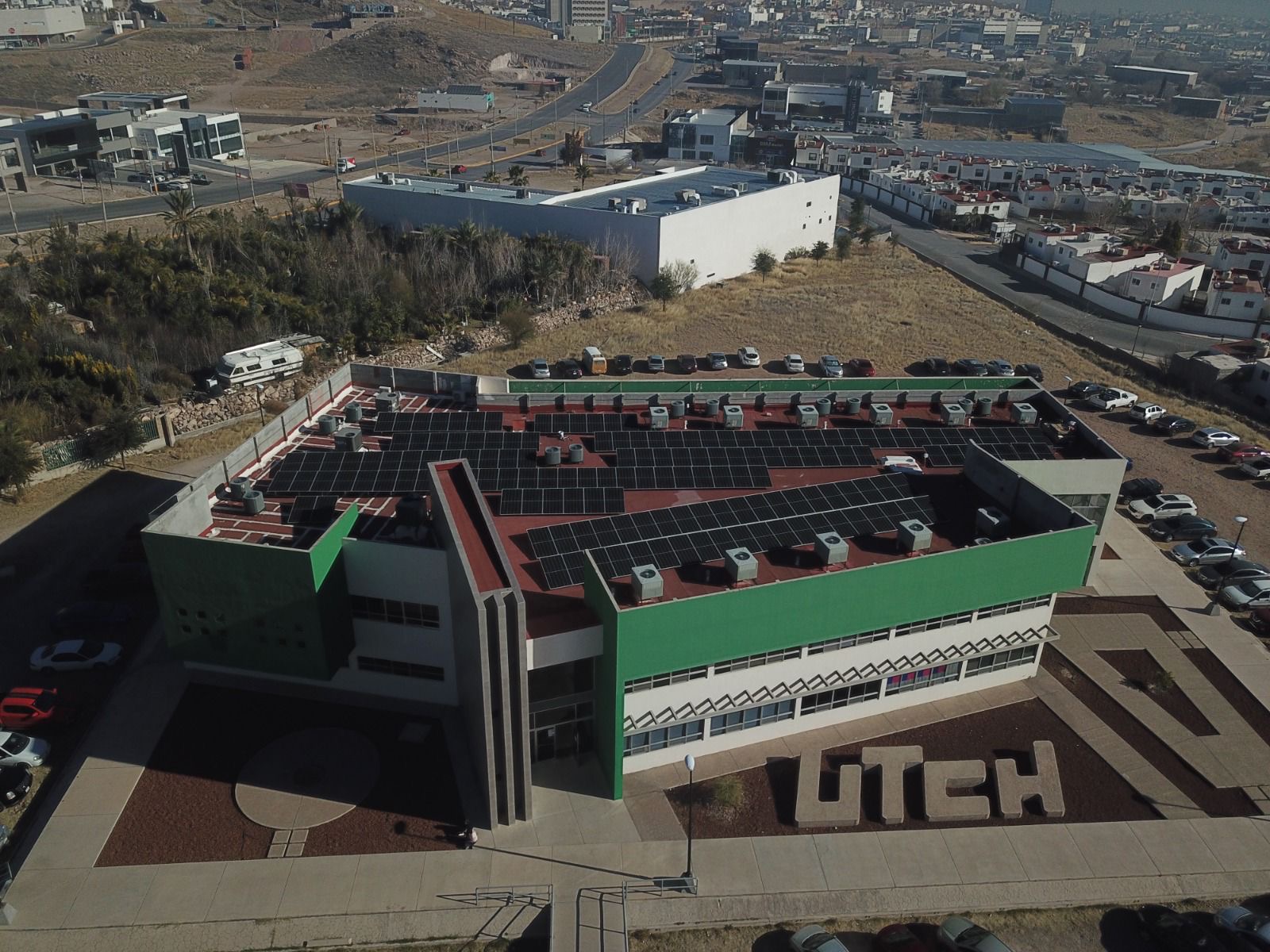 Inauguran proyecto de celdas solares en la Universidad Tecnológica de Chihuahua – Entre Líneas