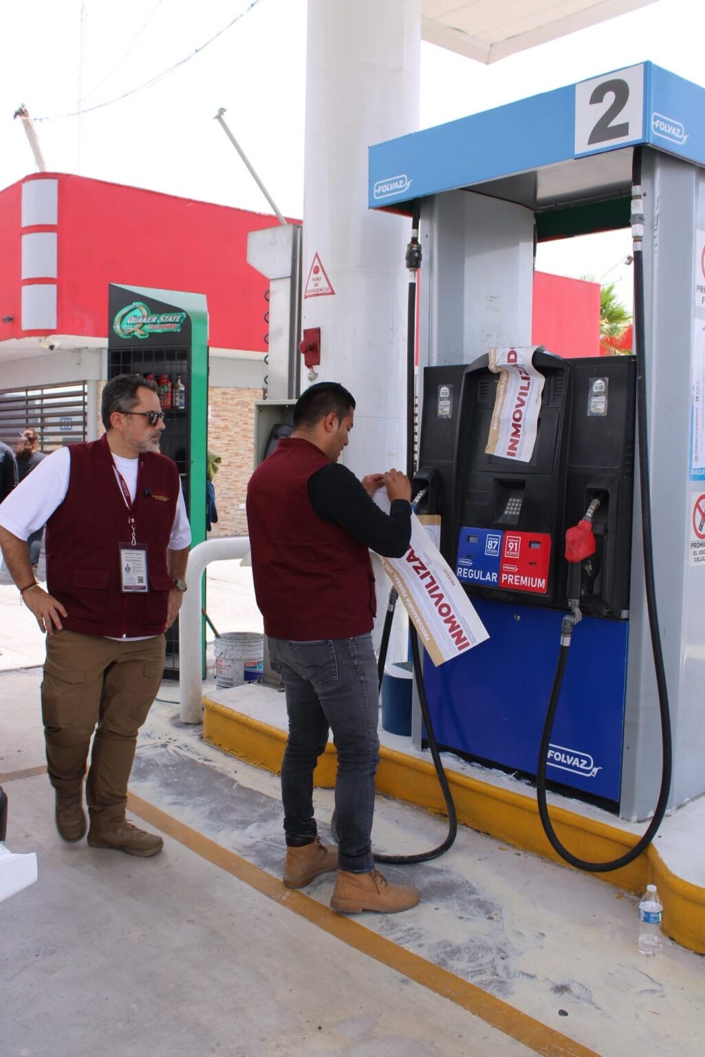 Clausuran gasolineras en Chihuahua por vender litros incompletos; dos se negaron a ser ...