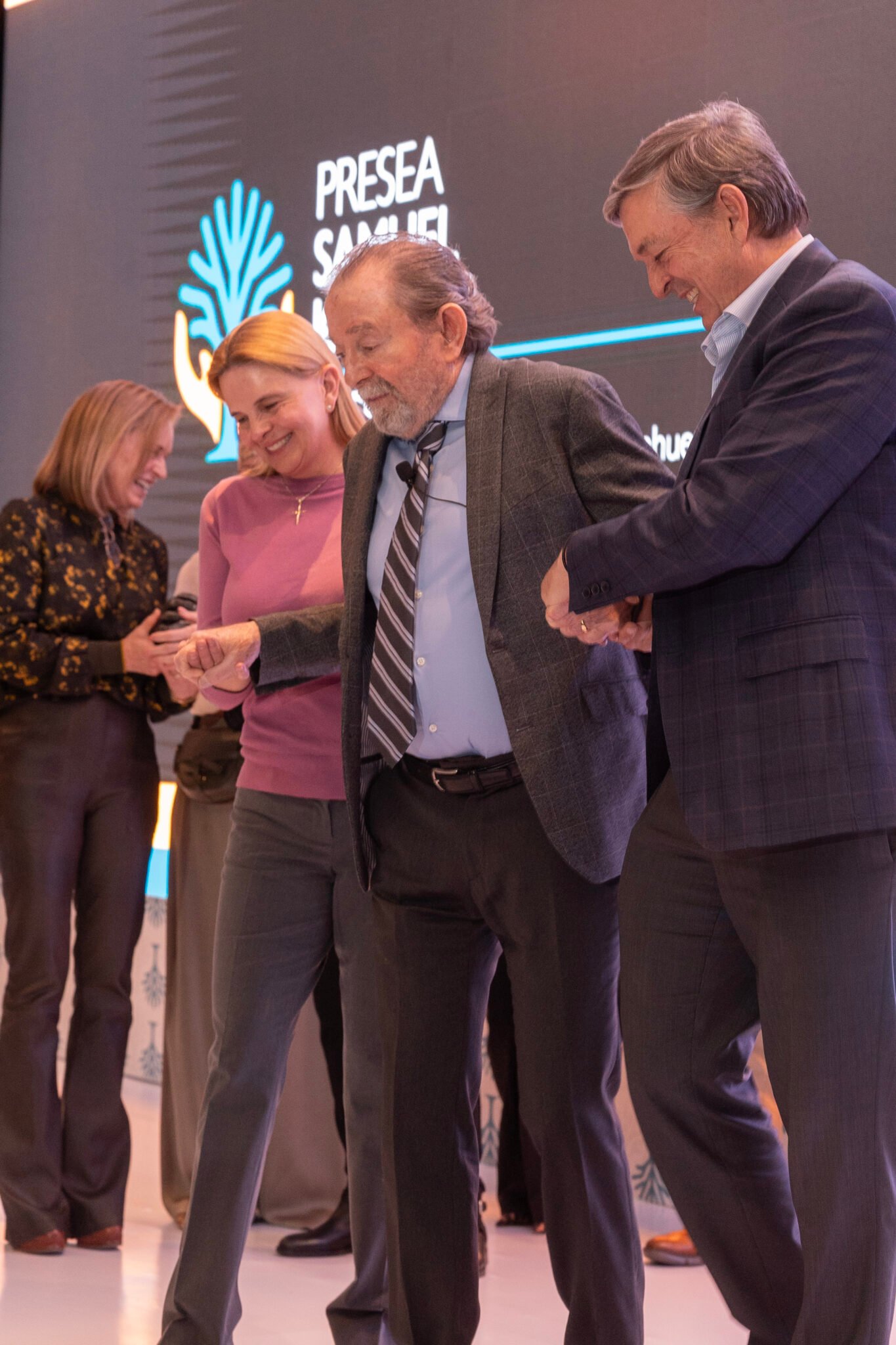 Entrega Fechac Presea Samuel Kalisch al reconocido empresario Enrique ...